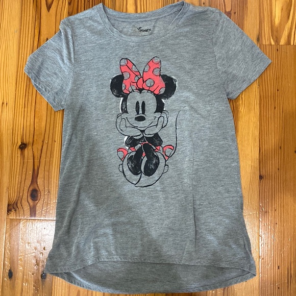 Disney | Tops | Gently Work Disney Minnie Mouse Shirt | Poshmark